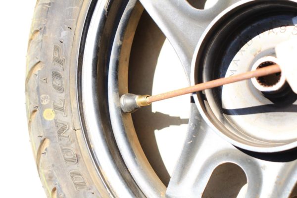 DioFitにIRC-GP110ブロックタイヤを履いてレースに出る予定 ｜ バイクとオッサン